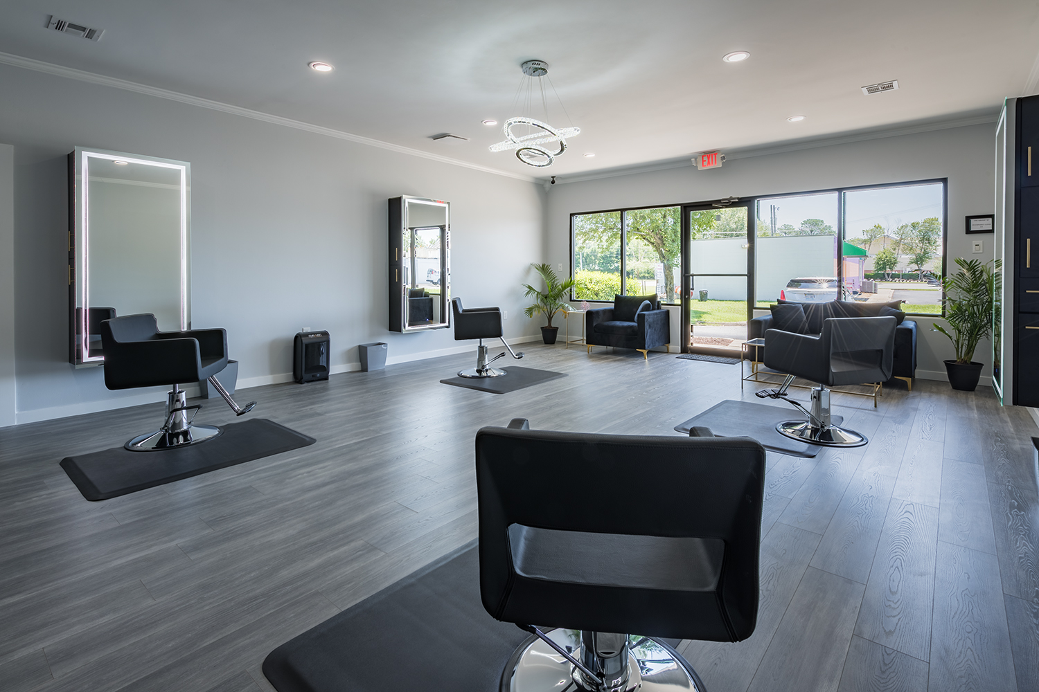Vanity by Amy Luxury Salon is opening soon in Yorktown. – Photography ...