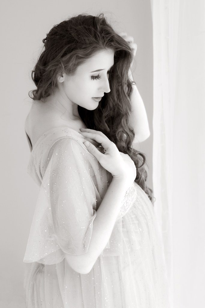 We Stepped into the Studio for Jessica Magary’s Third Maternity Fashion ...